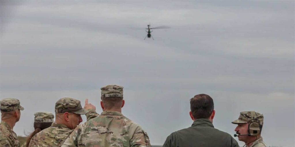 US Army tests reconnaissance drones: Skydio and Anduril chosen ...